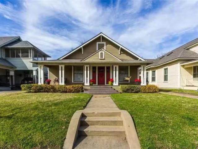 Craftsman, Traditional, Single Family Residence Dallas, TX.