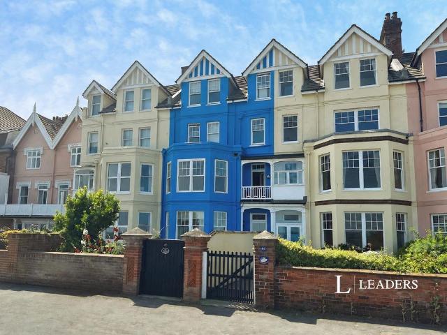 Crag Path, Aldeburgh, Suffolk, IP15 1 bed flat to rent £1,050 pcm £242 pw