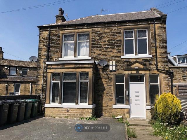 Cragg Terrace, Bradford BD7, Studio to rent, £525 pcm | PrimeLocation