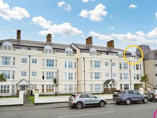 Craig Y Don Parade, Llandudno, 2 Bedroom Penthouse