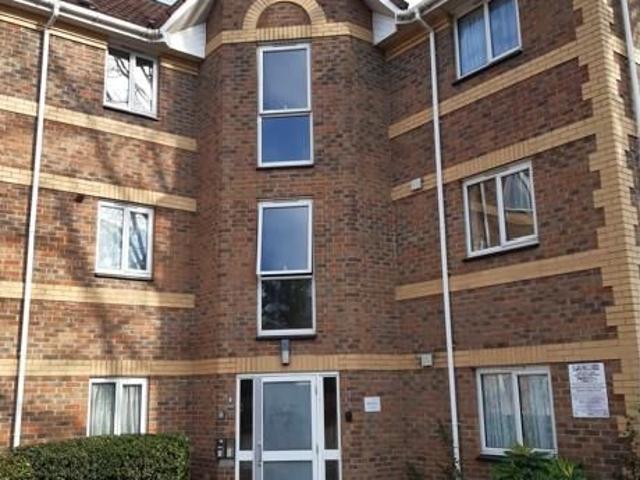 Craig Avenue, Reading RG30, 1 bed flat to rent, £575 pcm | PrimeLocation