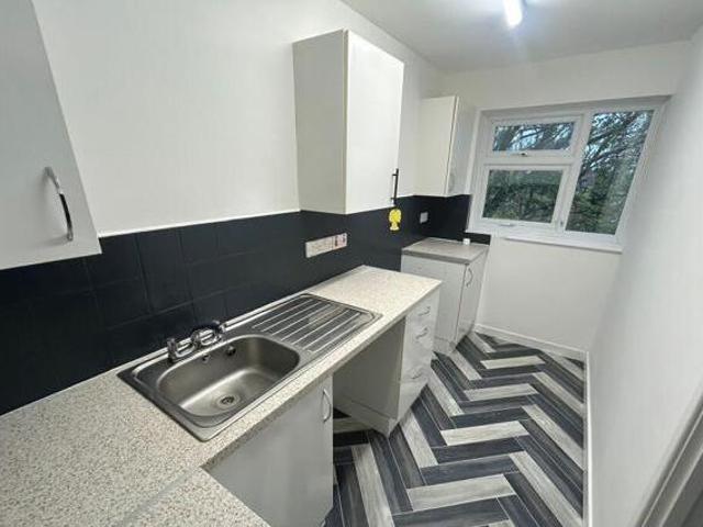 Craigmont Court, West Avenue, 1 Bedroom Flat