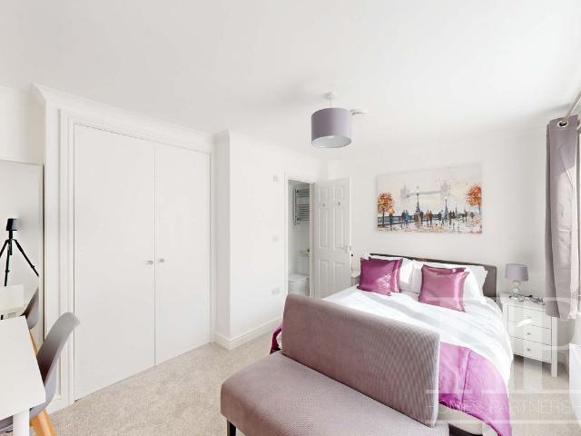 Craigans, Crawley RH11, Room to rent, £795 pcm | PrimeLocation