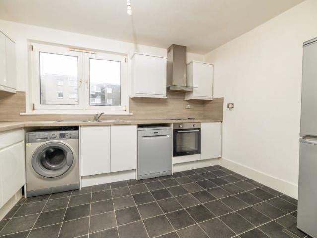 Craigie Drive, Dundee DD4, 2 bed flat to rent, £675 pcm | PrimeLocation