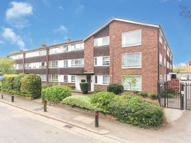 Crakers Mead, Rosslyn Road, Watford, Hertfordshire WD18, 2 bed flat to rent, £1,600 pcm | PrimeLocation