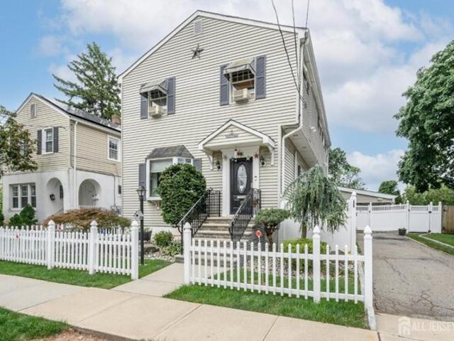 Crampton Ave, Woodbridge Proper, Home For Sale