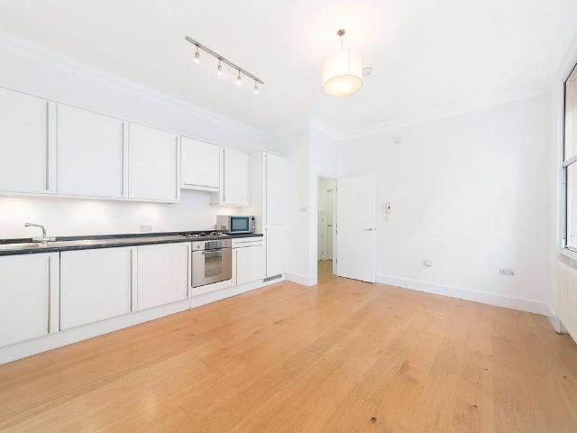 Cranbourn Street, Covent Garden, WC2H 1 bed apartment to rent £2,578 pcm £595 pw