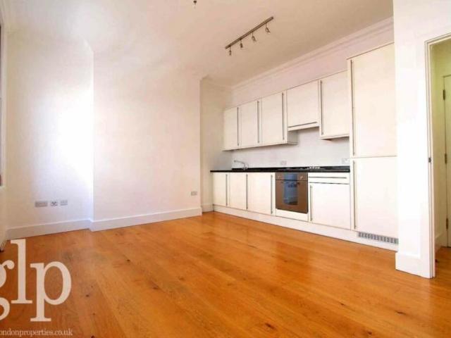 Cranbourn Street, Leicester Square, WC2H 1 bed apartment to rent £2,578 pcm £595 pw