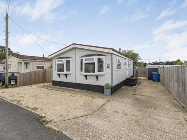 Cranbourne Hall Park, Winkfield, 2 Bedroom Park