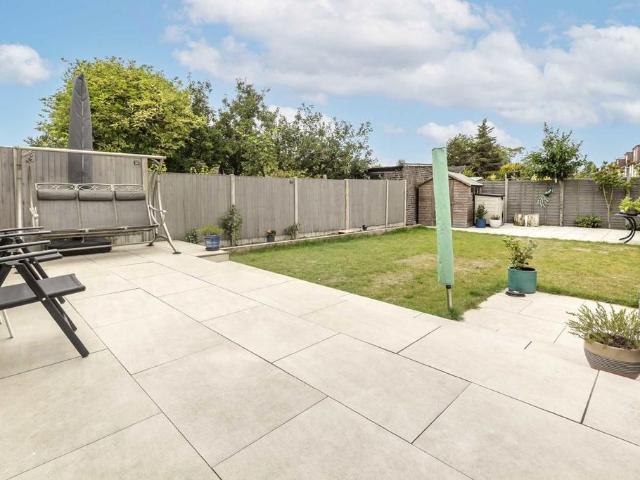 Cranborne Avenue, Surbiton KT6 1 bed flat to rent £1,425 pcm £329 pw