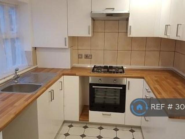 Cranberry Lane, London, E16 2 bed terraced house to rent £2,150 pcm £496 pw
