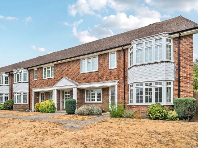 Cranbrook Court, Fleet, Hampshire GU51, 3 bed maisonette to rent, £1,600 pcm | PrimeLocation