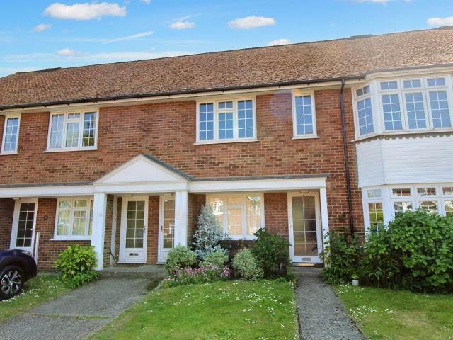 Cranbrook Court, Fleet, Hants GU51, 3 bed maisonette to rent, £1,600 pcm | PrimeLocation