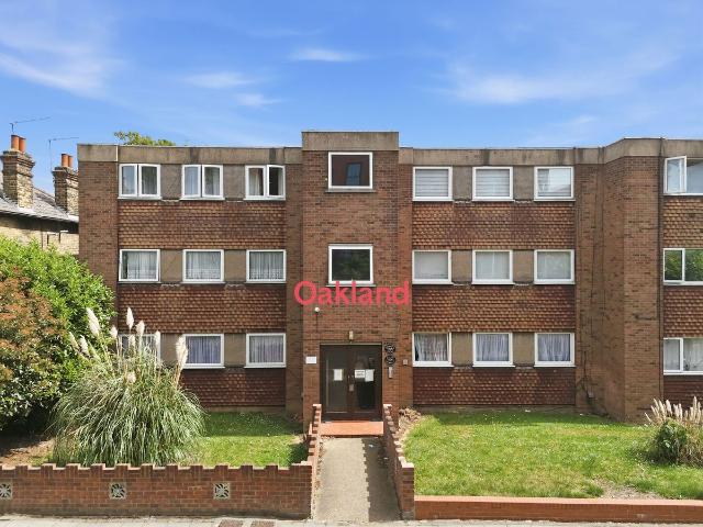 Cranbrook Road, Ilford IG6, 1 bed flat to rent, £1,300 pcm | PrimeLocation