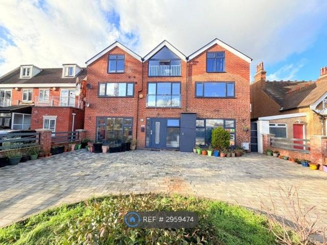 Cranbrook Road, Ilford IG6, 1 bed flat to rent, £1,650 pcm | PrimeLocation