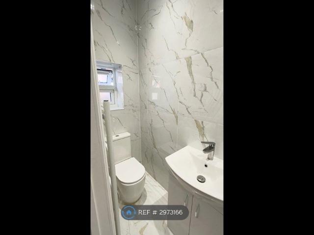 Cranbrook Road, Ilford IG1, Studio to rent, £1,150 pcm | PrimeLocation