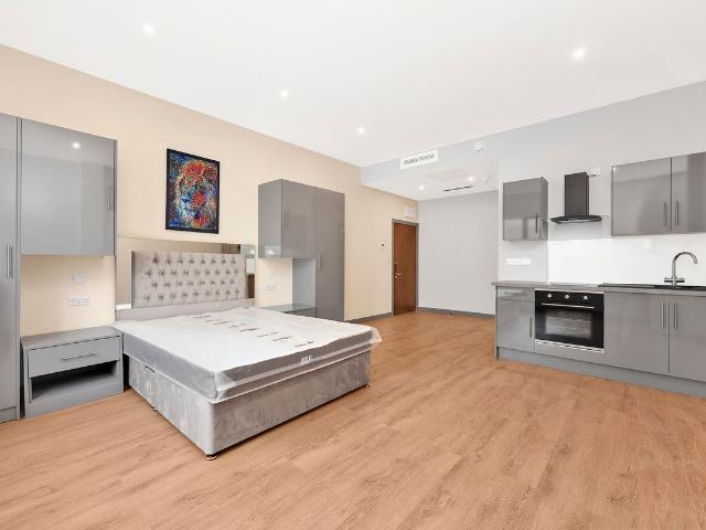 Cranbrook Road, Ilford IG1, Studio to rent, £1,400 pcm | PrimeLocation
