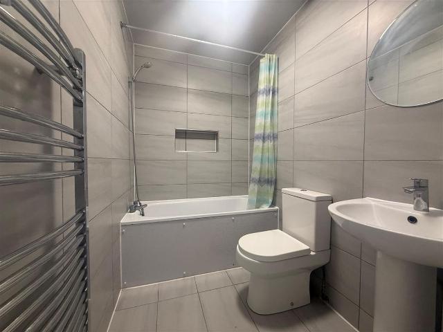 Cranbrook Road, Ilford IG1, 2 bed flat to rent, £1,750 pcm | PrimeLocation