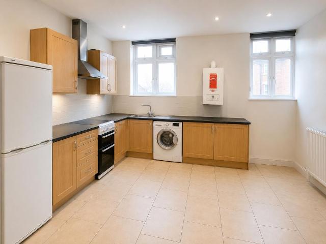 Cranbrook Road, Ilford IG1, 2 bed flat to rent, £1,850 pcm | PrimeLocation