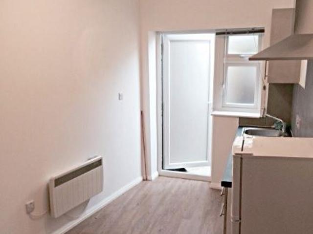 Cranbrook Road, Ilford IG2, 1 bed flat to rent, £950 pcm | PrimeLocation
