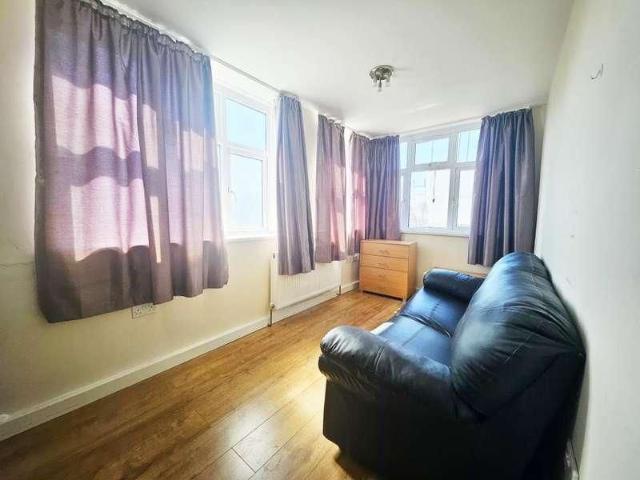 Cranbrook Road, Ilford, Ilford, IG1