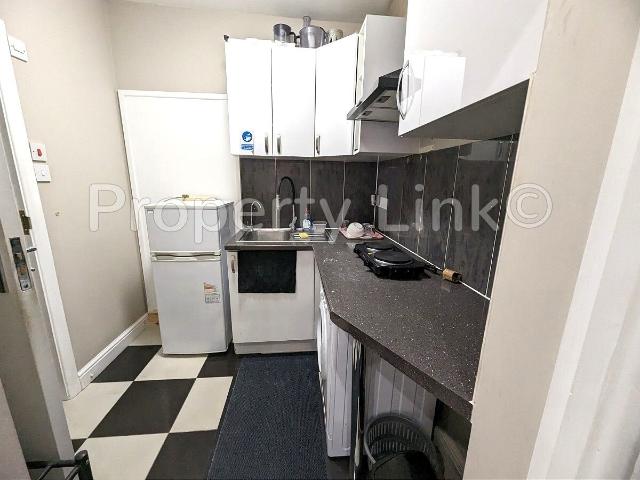 Cranbrook Rd, Ilford IG1, Studio to rent, £1,100 pcm | PrimeLocation