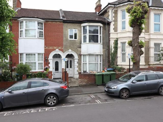 Cranbury Avenue, Southampton SO14, 3 bed flat to rent, £1,350 pcm | PrimeLocation