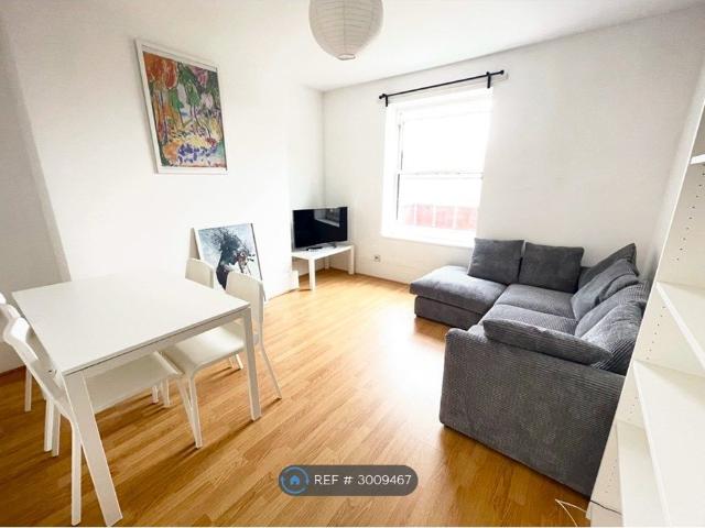 Crandale House, London E5, 3 bed flat to rent, £2,900 pcm | PrimeLocation