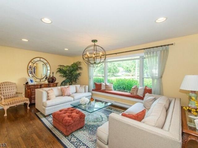 Crane Dr, Montville Township, Home For Sale