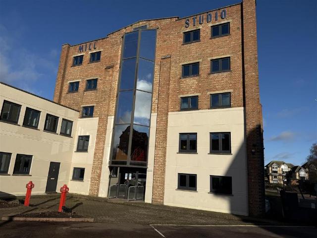 Crane Mead, Ware SG12 2 bed apartment to rent £1,595 pcm £368 pw
