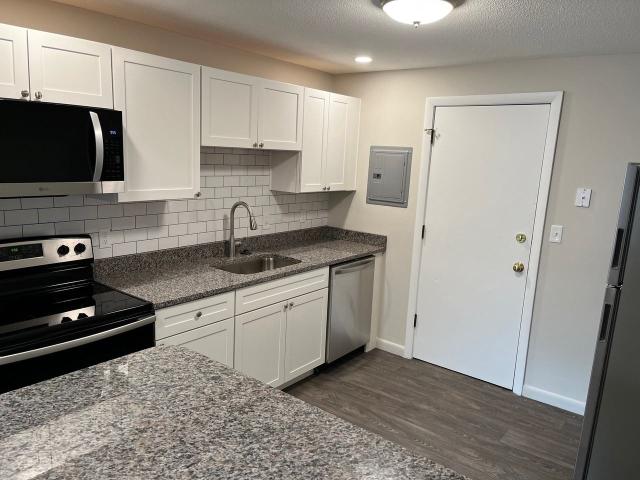Cranebrook Crossing 2 Bedroom Apartment for Rent at 7 Dyer Court, Danvers, MA 01923