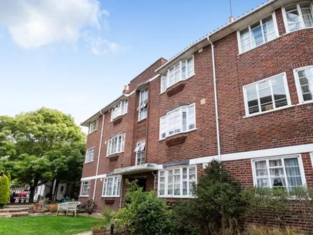 Cranes Park Avenue, London, KT5 8BX, United Kingdom | 2 bed apartment for rent #166427463 | Rentberry