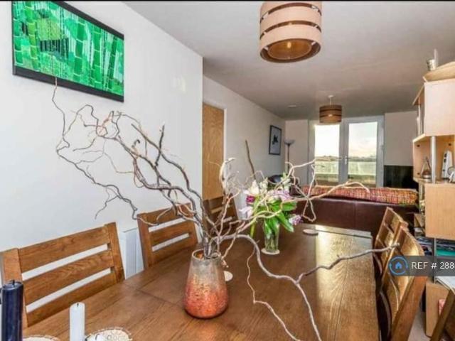 Cranesbill Close, Cambridge, CB4 2 bed flat to rent £1,600 pcm £369 pw