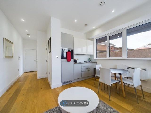 Craneshaw House, Hounslow TW3, 1 bed flat to rent, £1,495 pcm | PrimeLocation