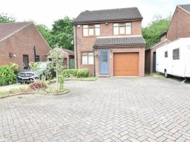 Cranewells Vale, Leeds, 3 Bedroom Detached