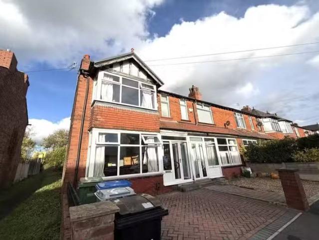 Cranford Avenue, Rent, 3 bedroom, End Terrace