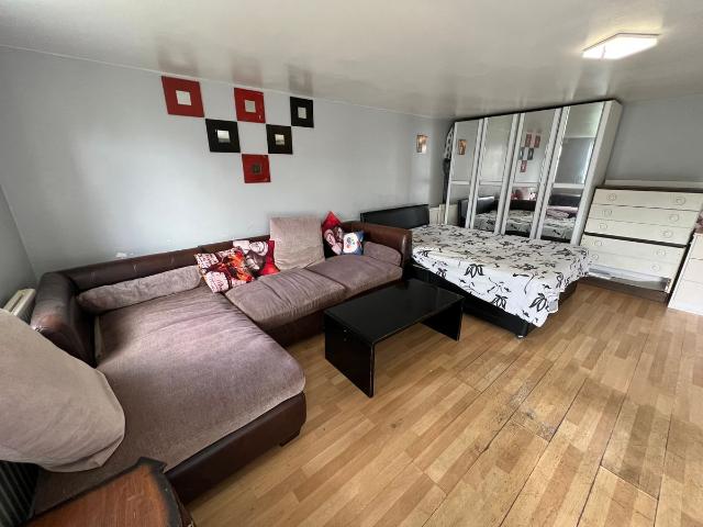 Cranford Lane, Hounslow TW5, Studio to rent, £1,100 pcm | PrimeLocation
