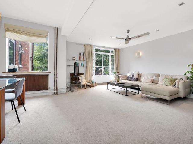 Cranfield House, London, WC1B