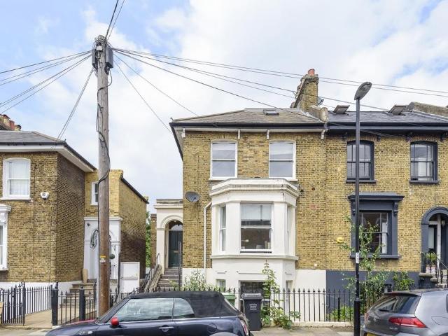 Cranfield Road Brockley SE4 2 bed maisonette to rent £2,200 pcm £508 pw