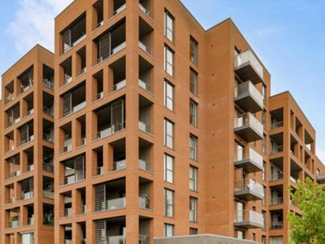 Cranfield Walk, London, 2 Bedroom Flat