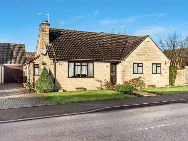 Cranhams Lane, Cirencester, GL7 3 bed bungalow to rent £1,825 pcm £421 pw