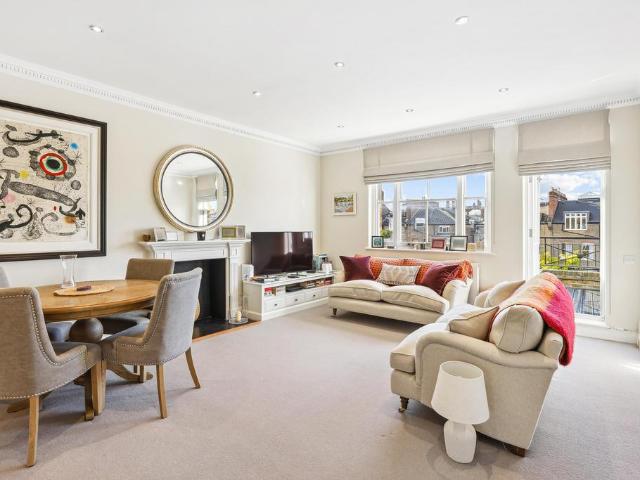 Cranley Gardens, South Kensington. 2 bed flat to rent £3,878 pcm £895 pw