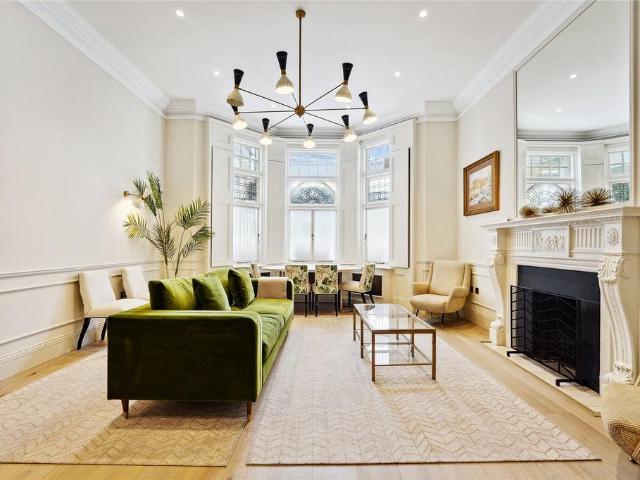 Cranley Gardens, South Kensington. 2 bed flat to rent £7,800 pcm £1,800 pw