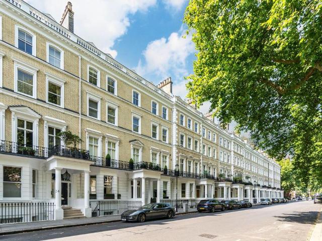 Cranley Gardens, South Kensington. 2 bed flat to rent £8,948 pcm £2,065 pw