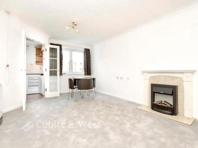 Cranley Gardens, Wallington SM6, 1 bed flat to rent, £1,250 pcm | PrimeLocation