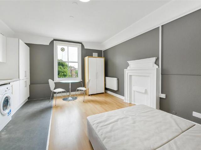 Cranley Place, South Kensington. Studio to rent £1,516 pcm £350 pw
