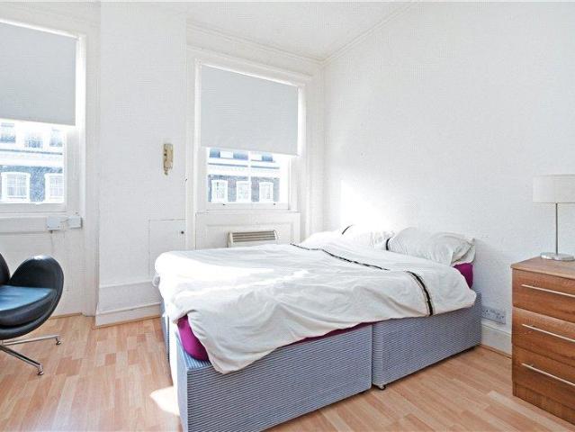 Cranley Place, South Kensington. Studio to rent £1,516 pcm £350 pw