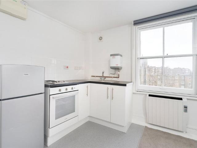 Cranley Place, South Kensington. Studio to rent £1,235 pcm £285 pw