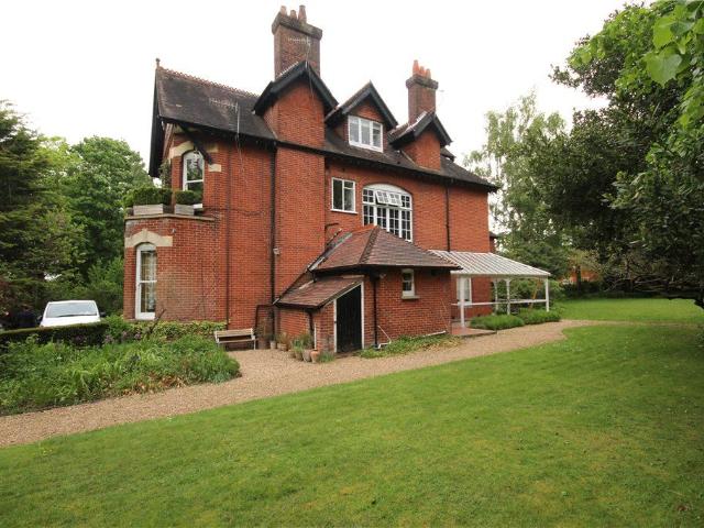 Cranley Road, Guildford, Surrey GU1, 1 bed flat to rent, £1,400 pcm | PrimeLocation