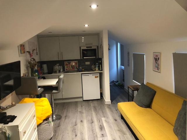 Cranleigh Avenue, Rottingdean, Brighton BN2, Studio to rent, £1,000 pcm | PrimeLocation